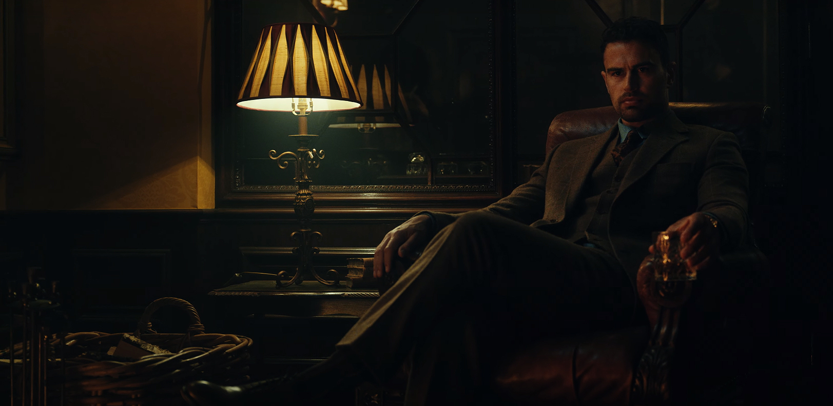 First Trailer For 'The Gentlemen' Reveals Ray Winstone In Guy Ritchie ...